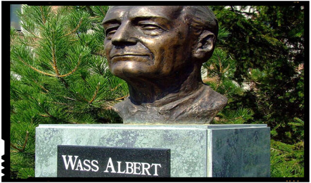 Un criminal de razboi este omagiat in România? La Oradea, admiratorii ...