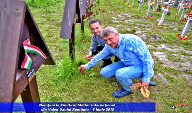 Ungurii au încercat la Valea Uzului să-l îndoape cu istorie “marca UDMR ...